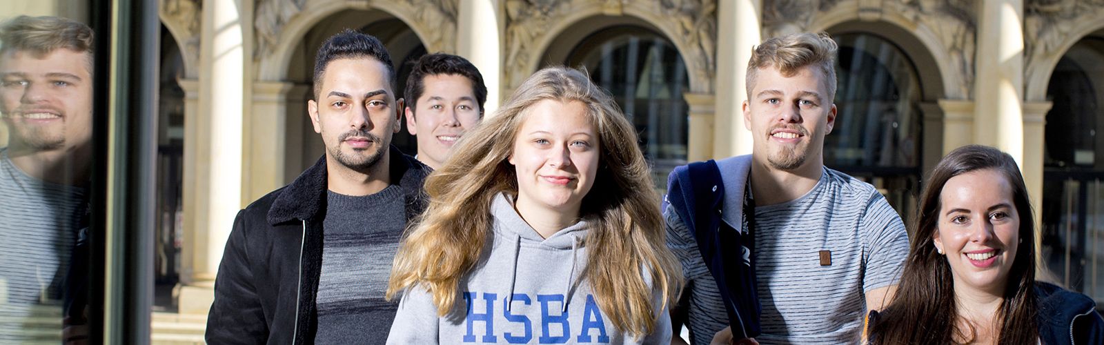 Bachelor's Programmes | Dual Study at HSBA Hamburg